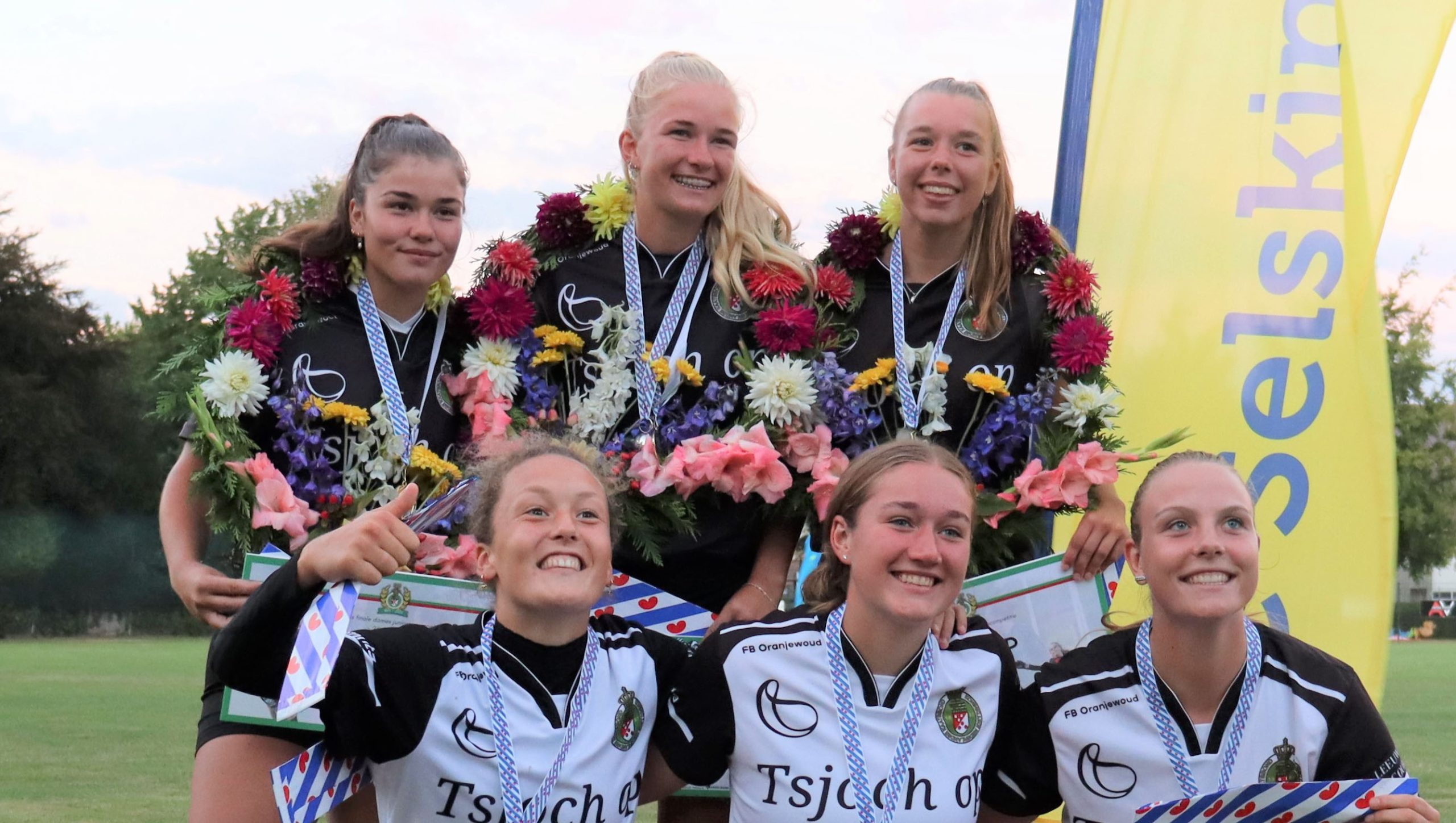 Finale juniorencompetitie dames in Bolsward - kaatsen.nl