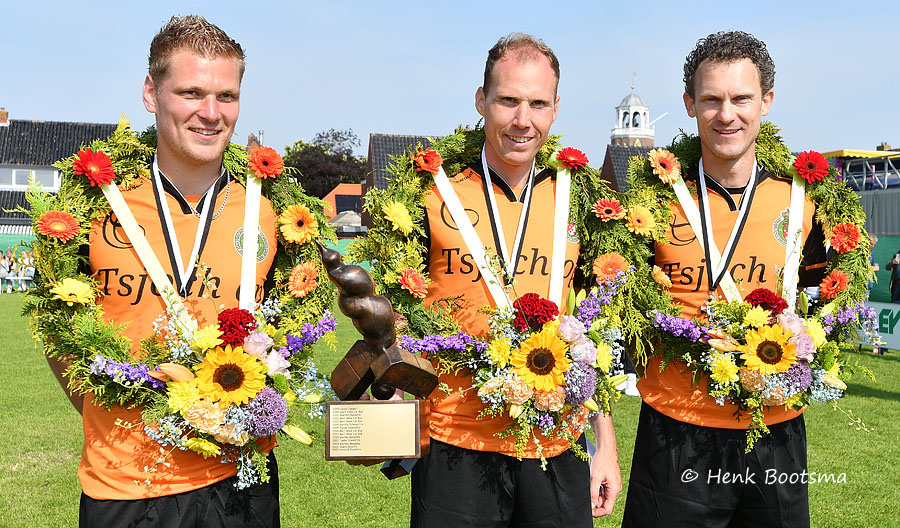 Gert-Anne van der Bos koning van het Bildt - kaatsen.nl