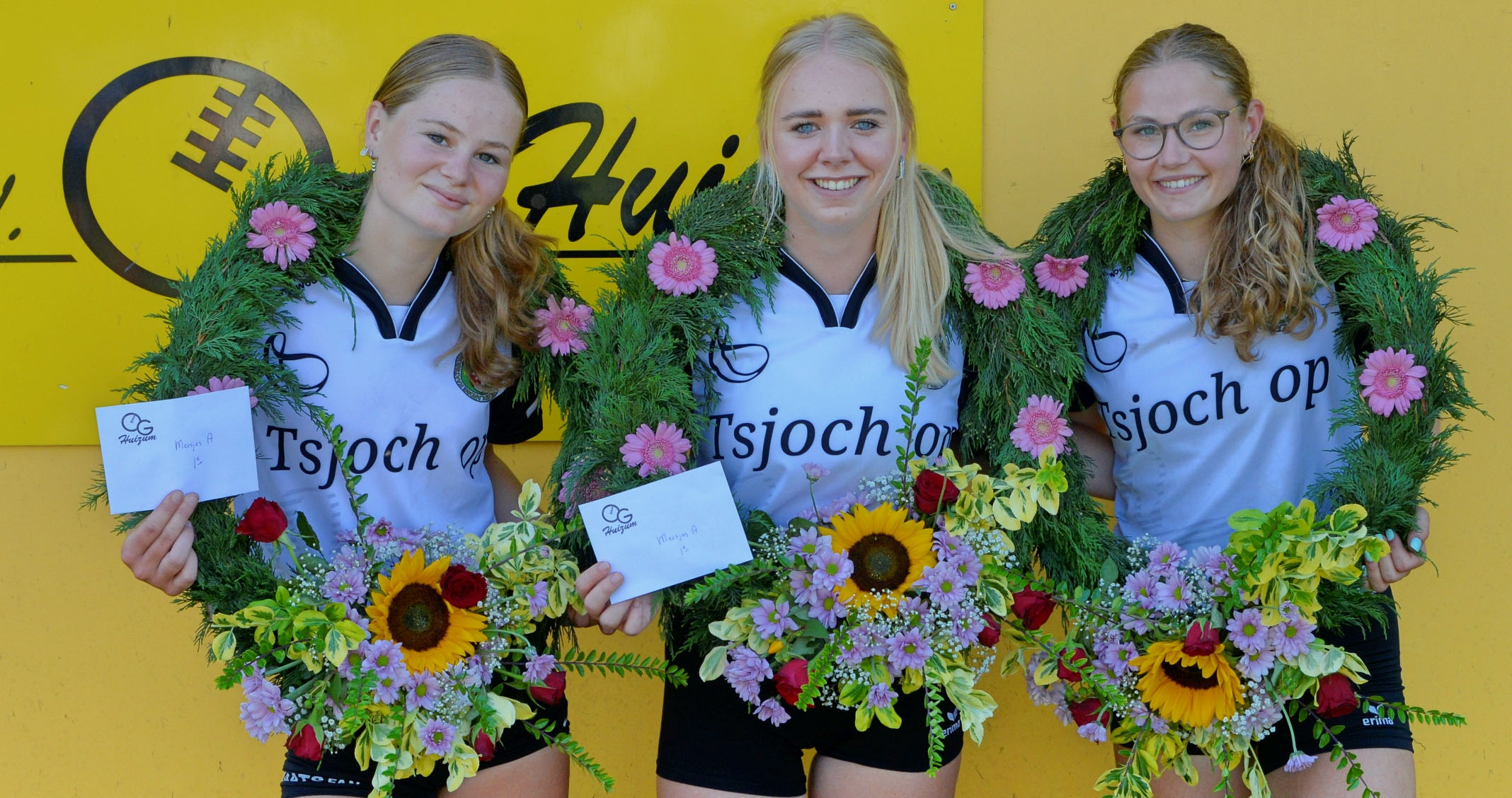 Meisjes kaatsten in Huizum - kaatsen.nl