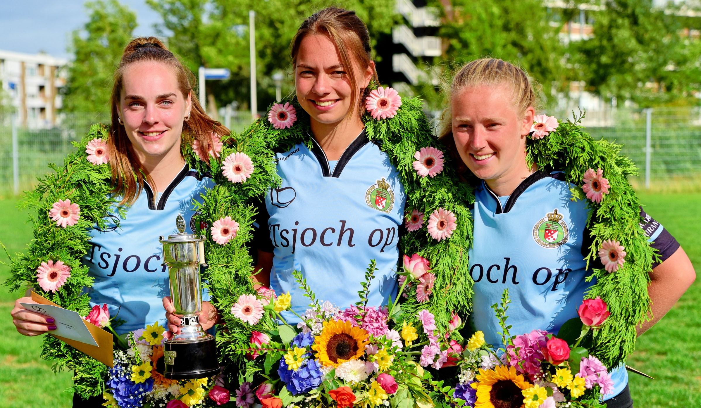 Anne Monfils koningin in Huizum - kaatsen.nl